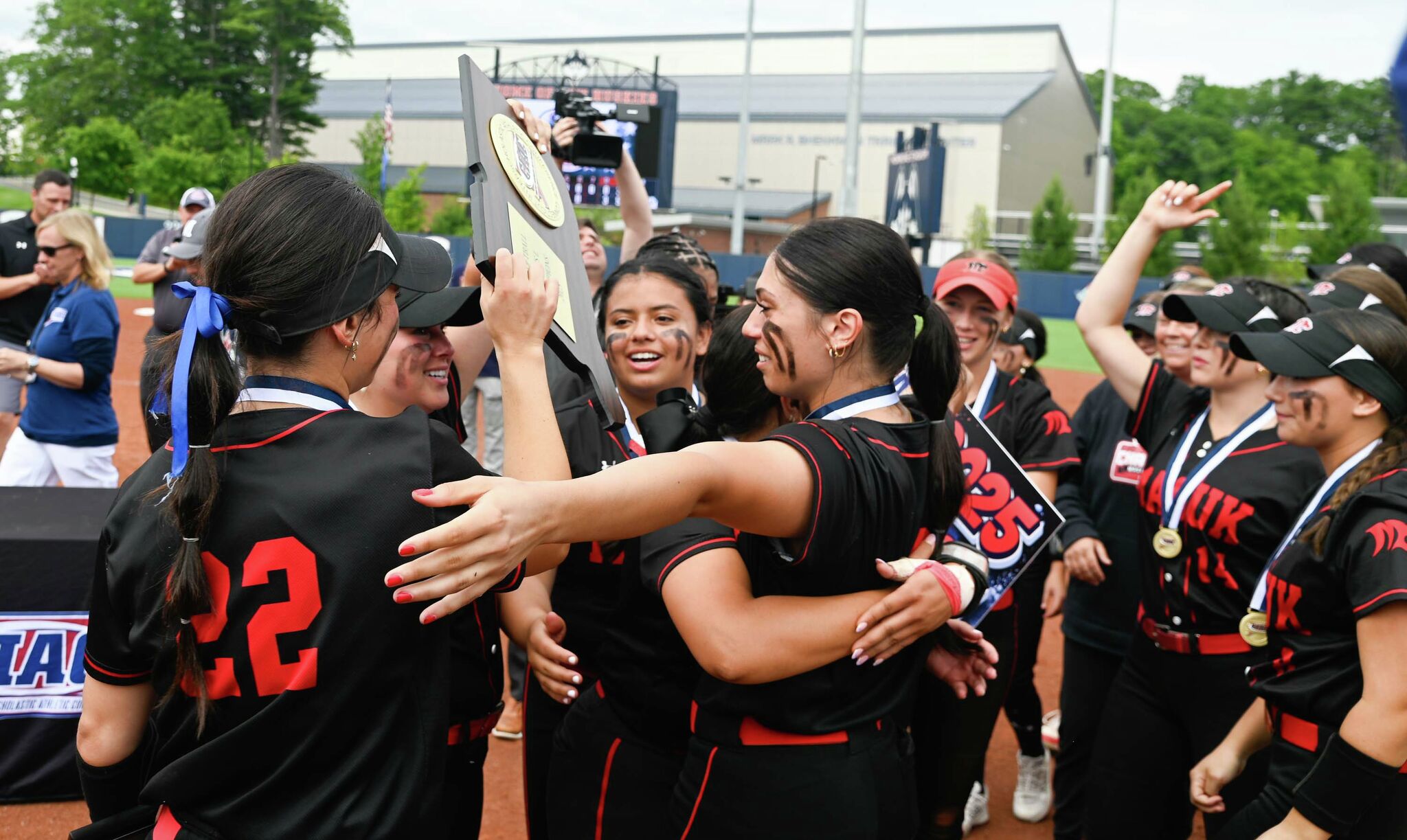 Masuk wins 7th-straight CIAC Class L softball crown