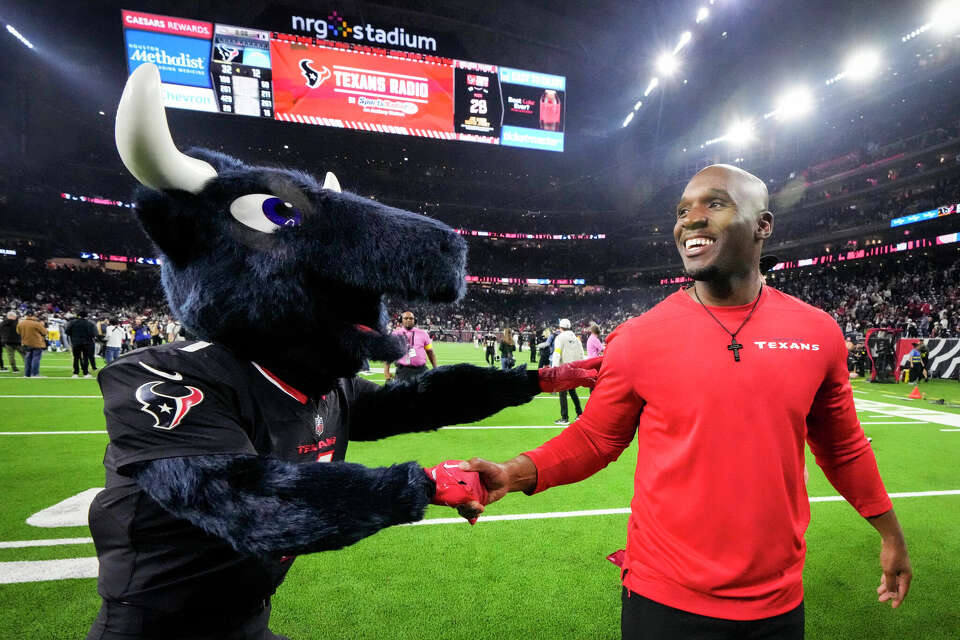 Who is person inside Houston Texans' Toro mascot? A Hall of Famer.