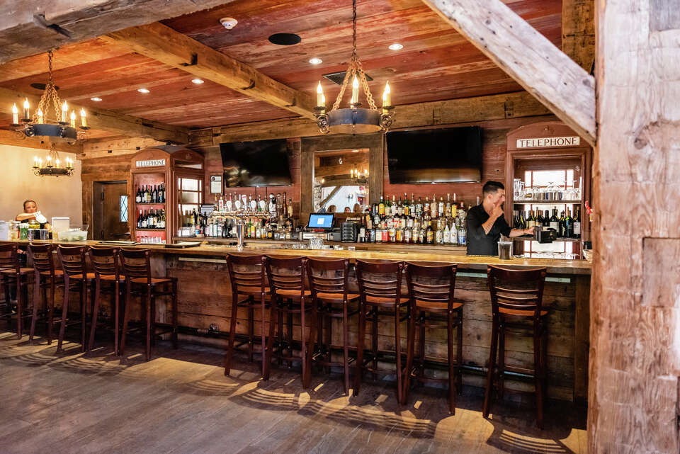 Little Pub comes to Branford, with European atmosphere