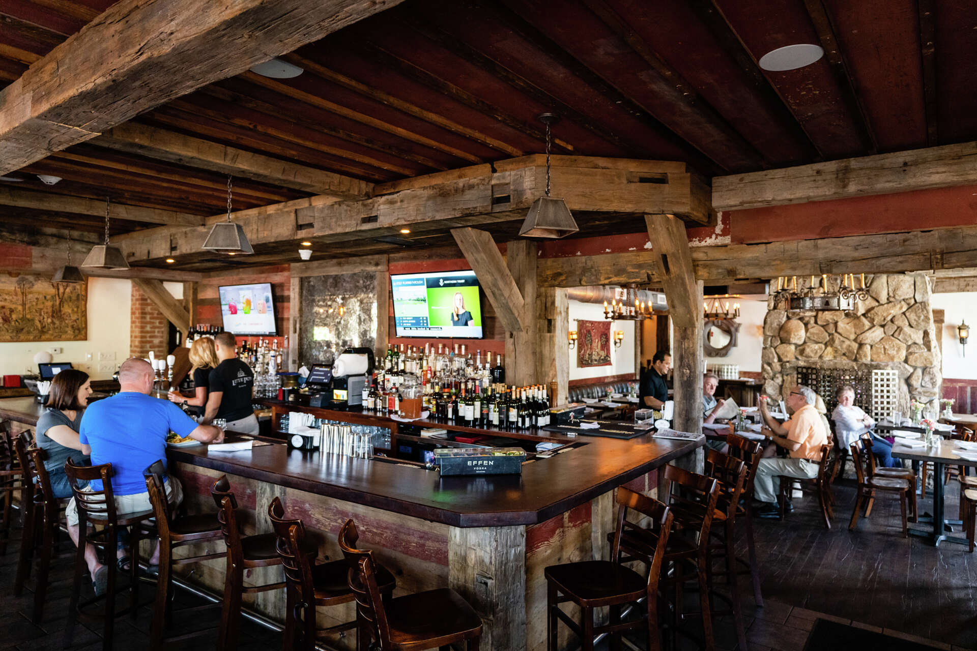 Little Pub comes to Branford, with European atmosphere