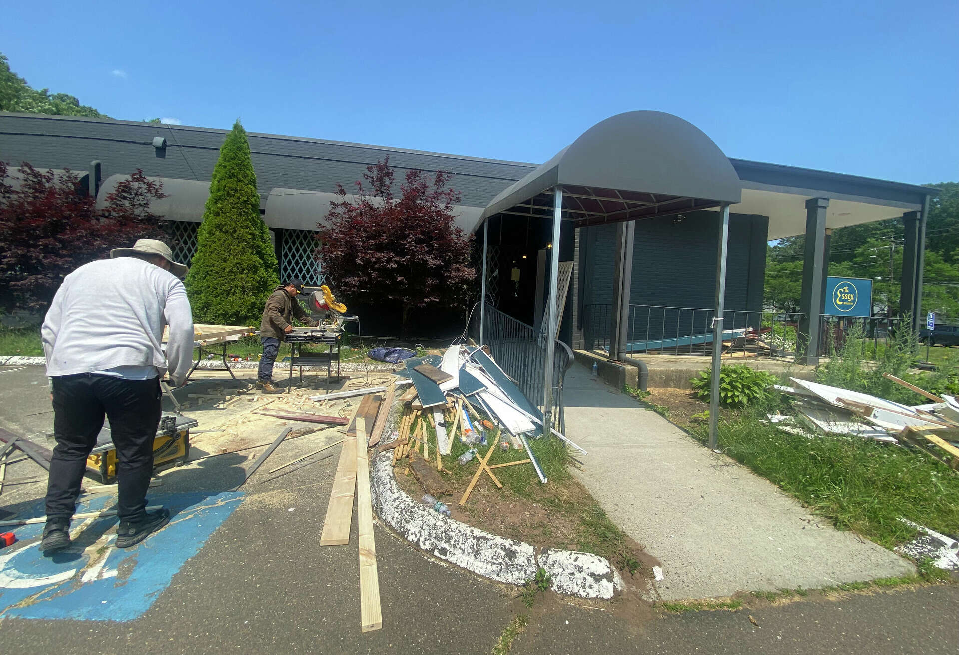 Little Pub comes to Branford, with European atmosphere