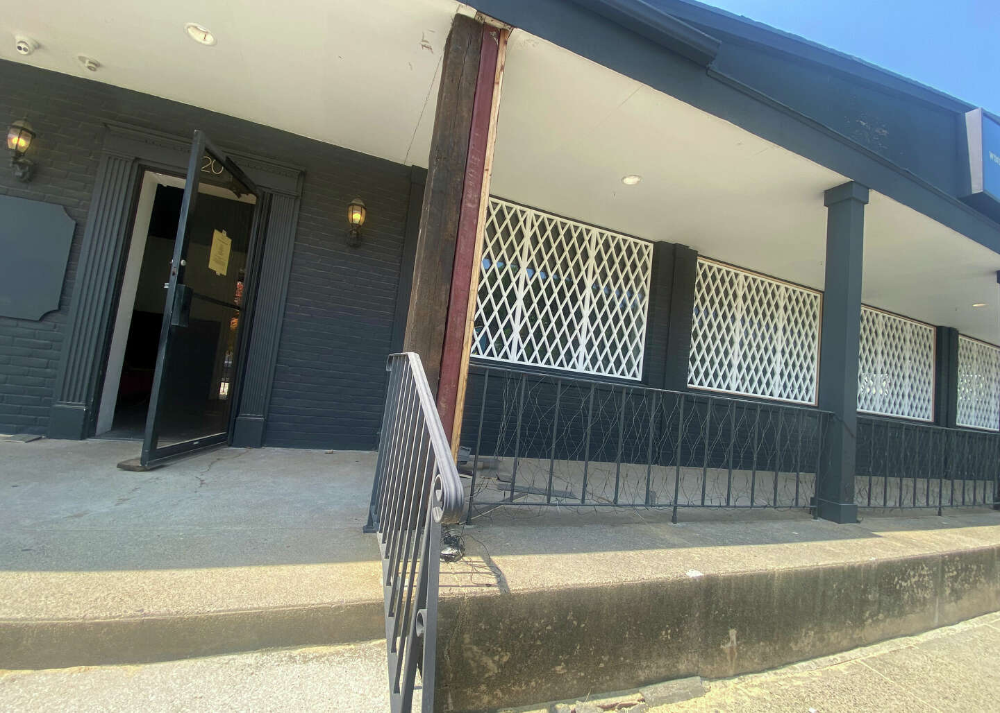 Little Pub comes to Branford, with European atmosphere