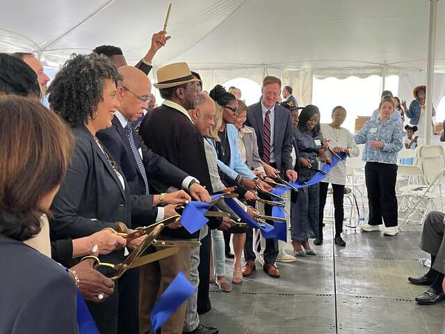 New Haven affordable housing complex re-knits city sections