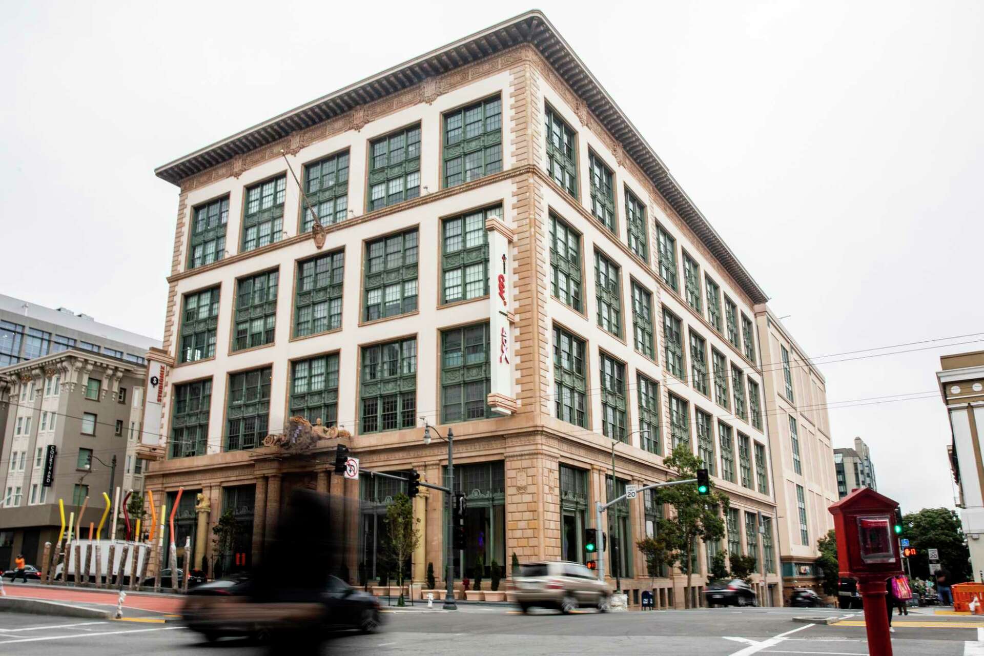 Apple Cinemas opens luxury theater at 1000 Van Ness in San Francisco