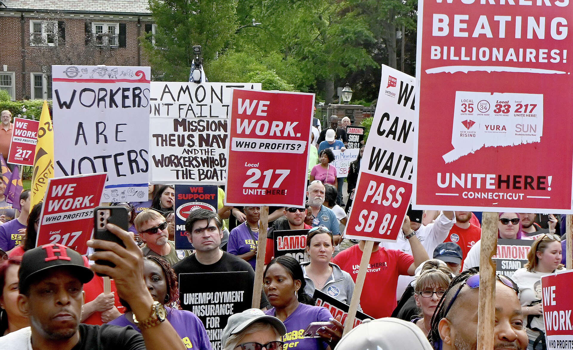 CT bill allowing unemployment benefits for striking workers advances