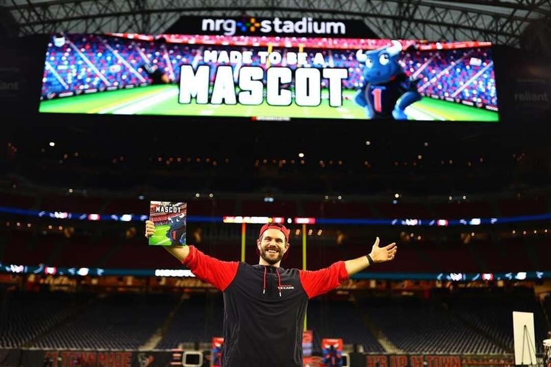 Who is person inside Houston Texans' Toro mascot? A Hall of Famer.