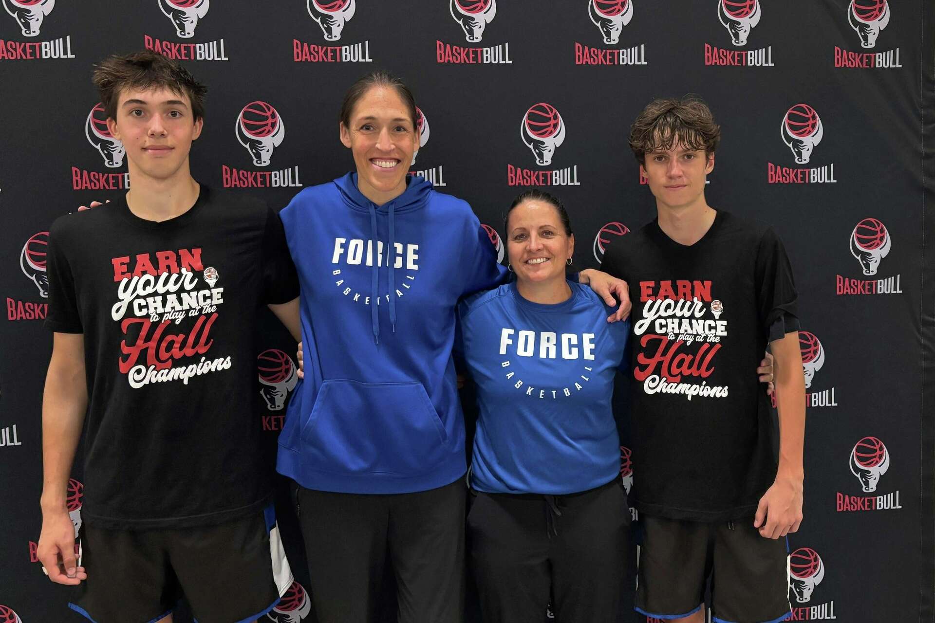UConn greats Rebecca Lobo and Jen Rizzotti coaching AAU
