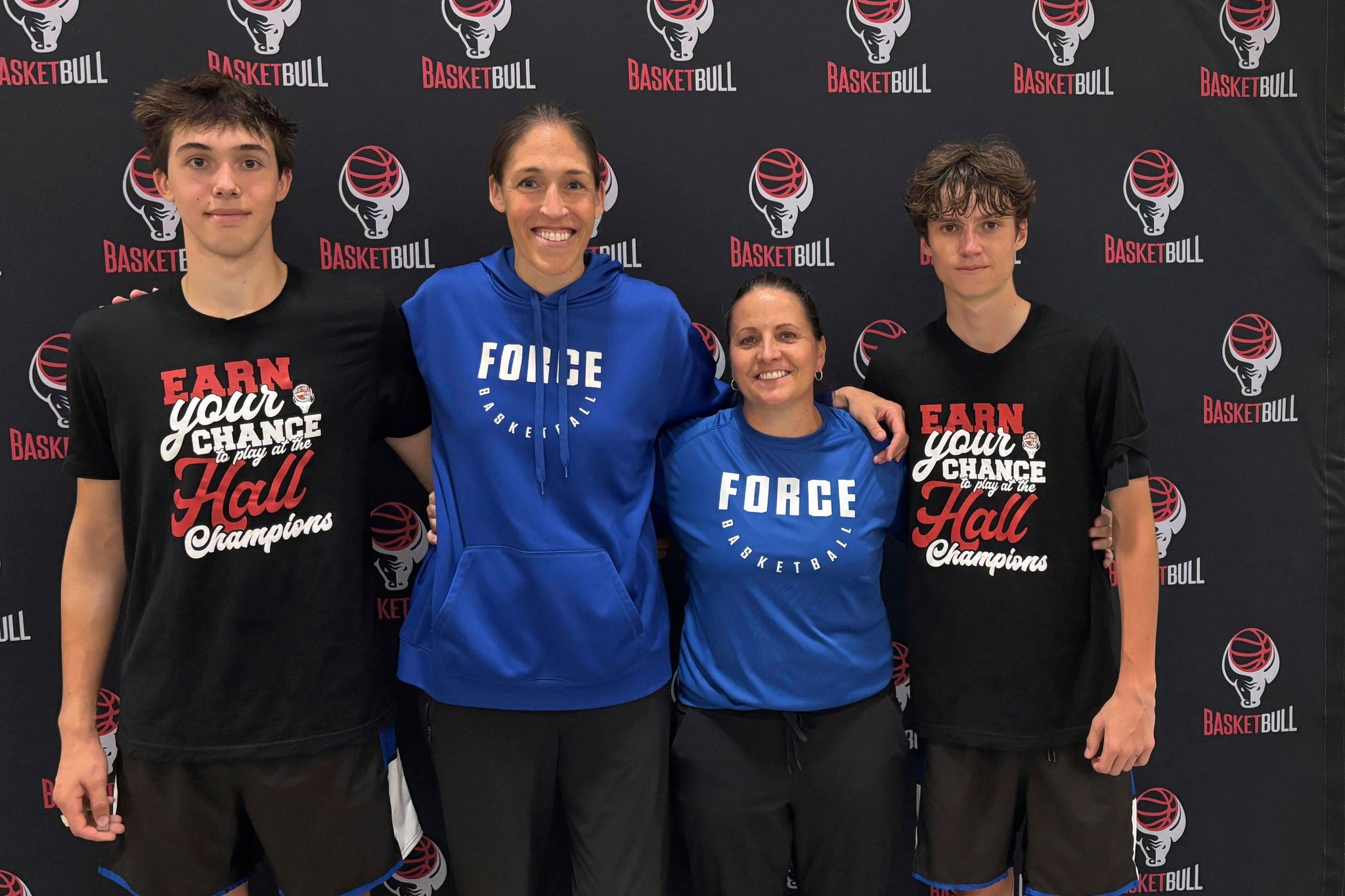 UConn greats Rebecca Lobo and Jen Rizzotti coaching AAU