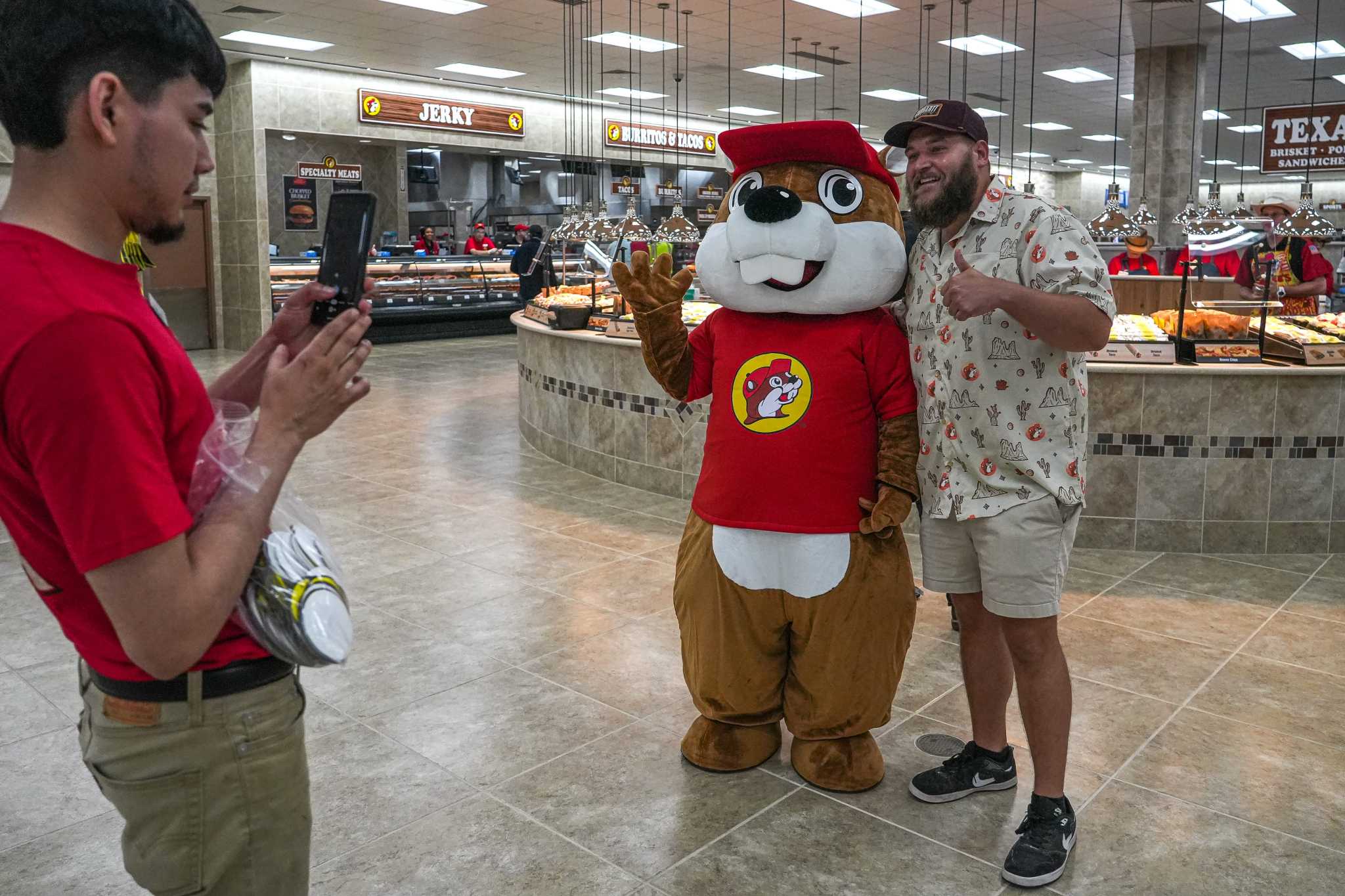 A look inside the world's largest Buc-ee's open in Luling, Texas