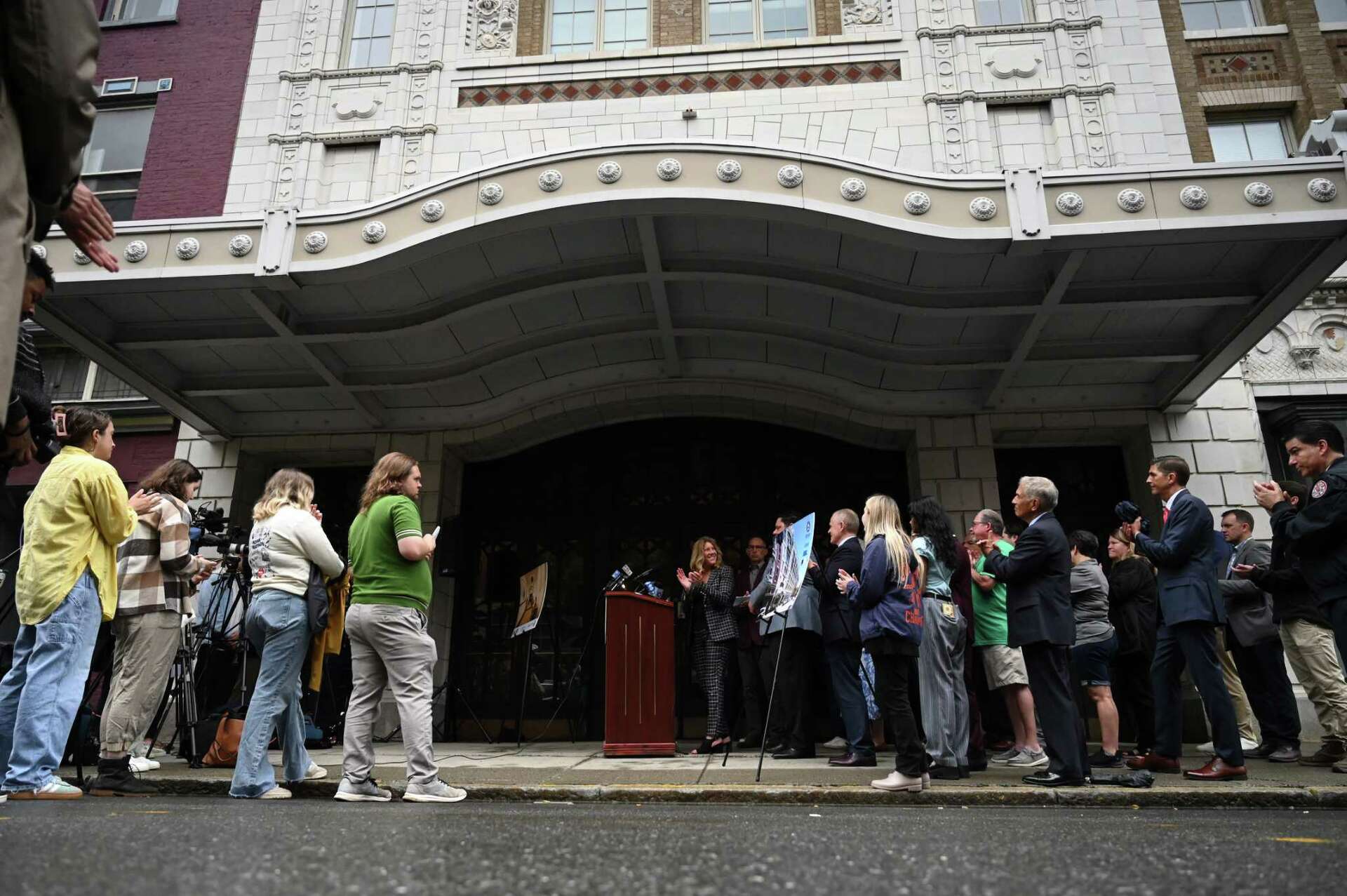 Troy City Hall to move into Proctor's