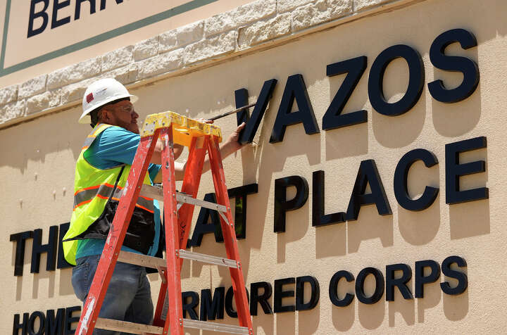 Fort Cavazos signs come down as Army base reverts to Fort Hood