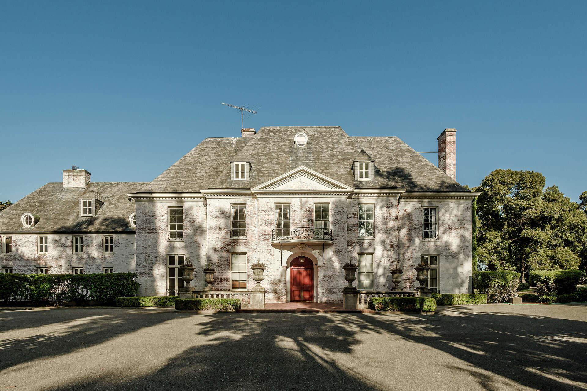 Record-setting celebrity estate in the Bay Area sells for $25M