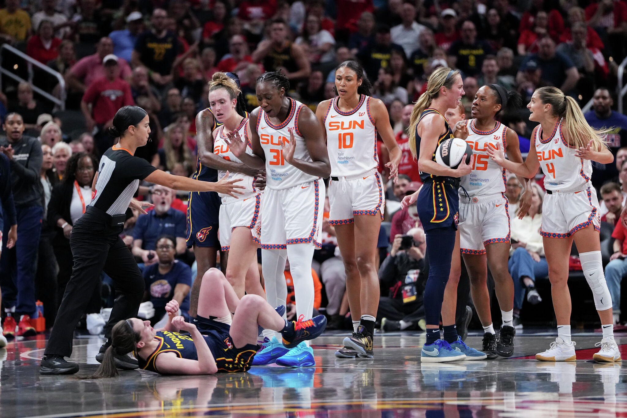CT Sun lose to Caitlin Clark, Indiana Fever in physical game