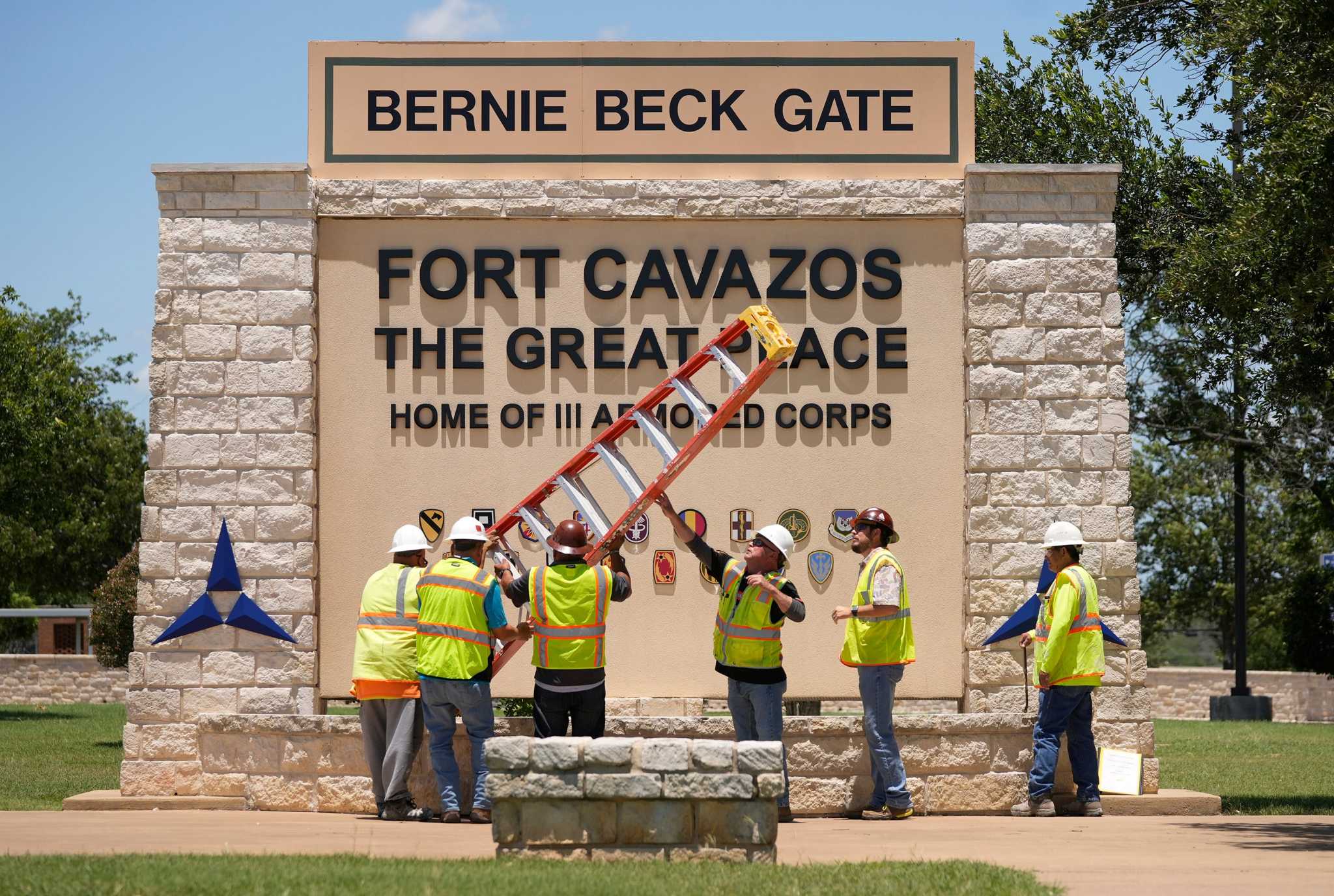 Fort Cavazos sign comes down as Trump restores Fort Hood name, photos