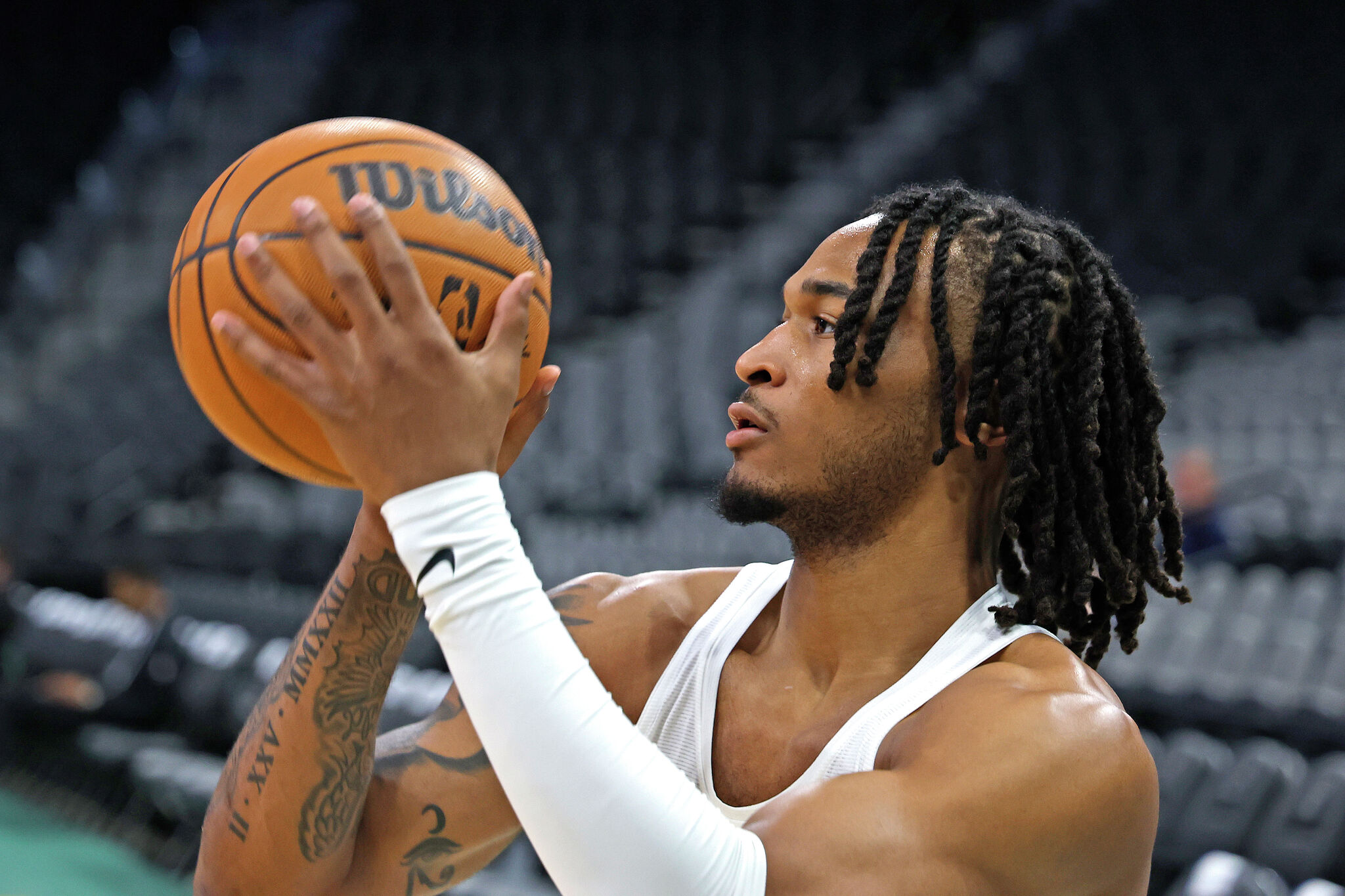 Ex-Huskies Jordan Hawkins, Stephon Castle practice with UConn