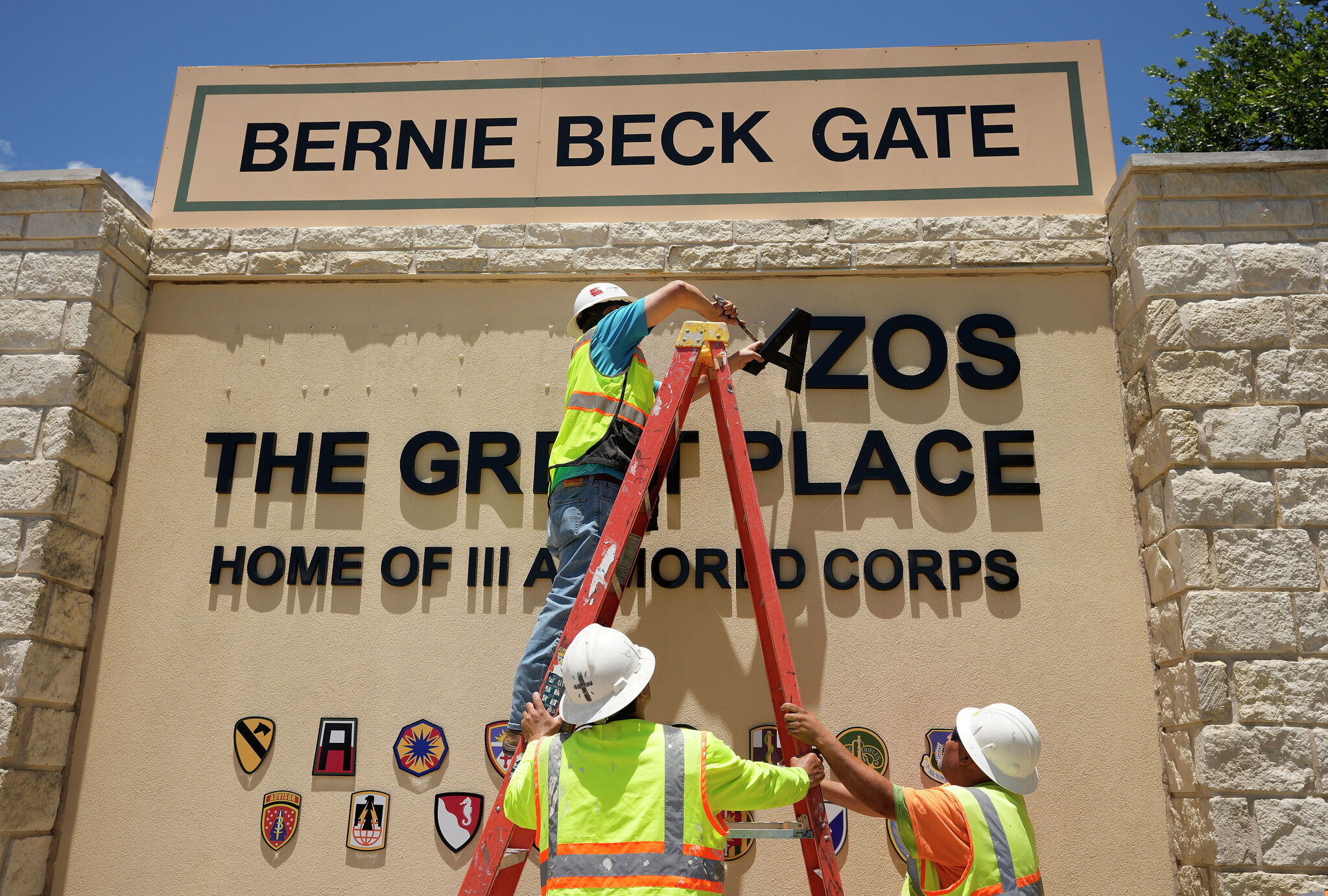Fort Cavazos signs come down as Army base reverts to Fort Hood