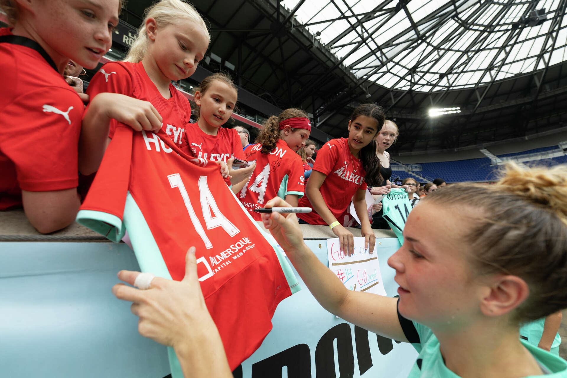 Bethlehem's Claire Hutton earns fourth USWNT call-up of 2025