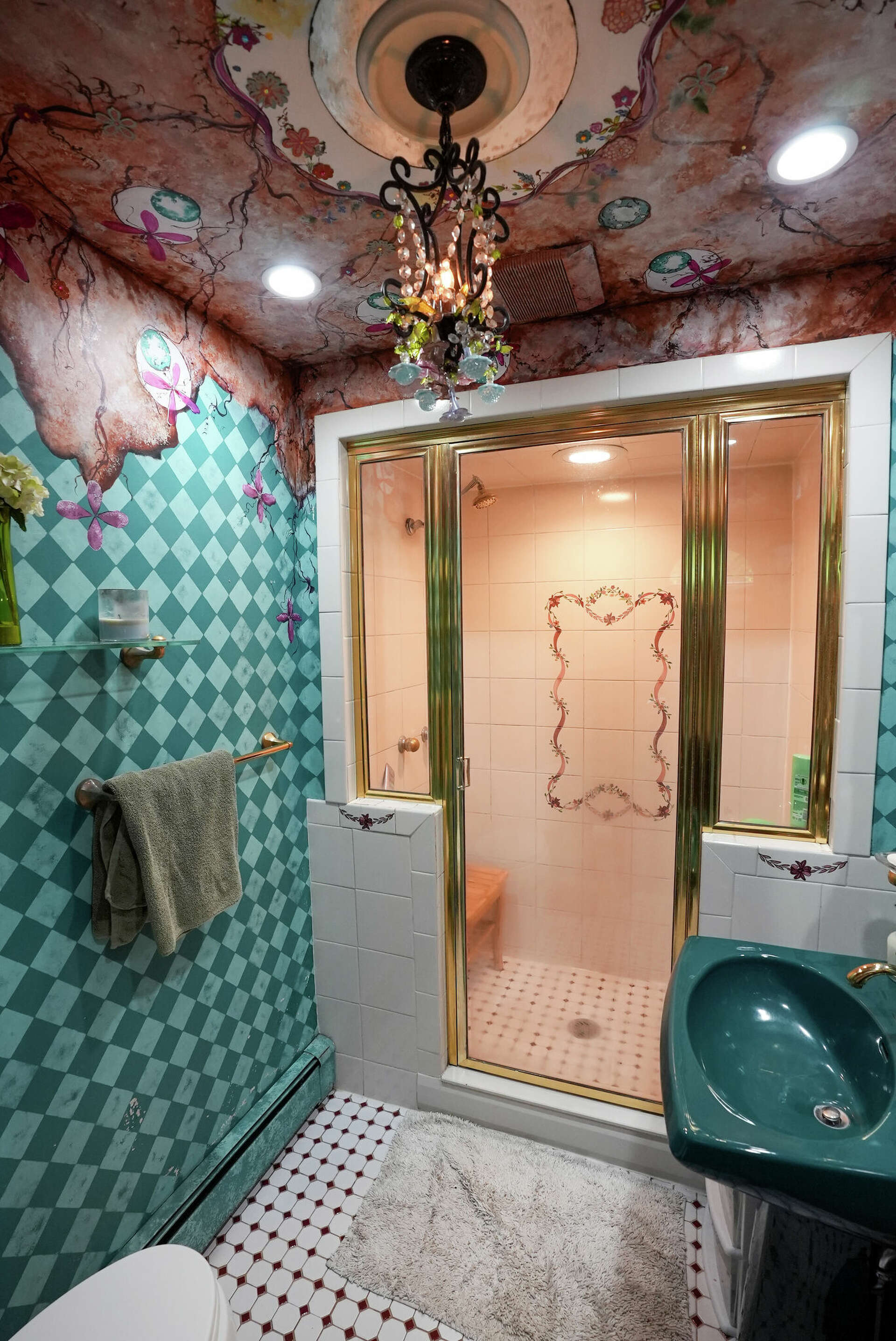 Inside the New England houses featured on 'Ugliest House in America'