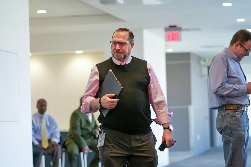 Texas funeral commission fires director who accused board of 'rot'