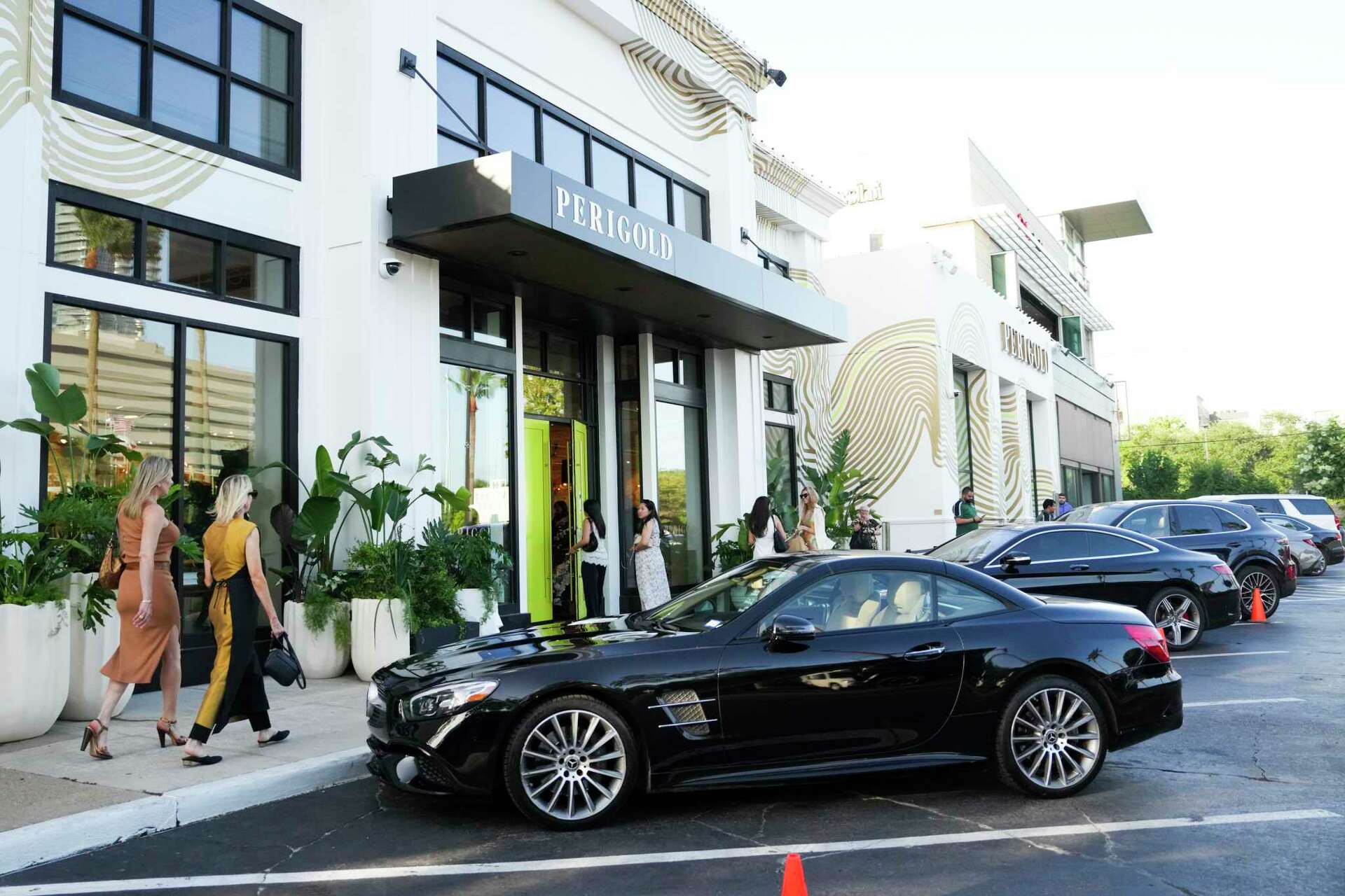 Houston’s strong retail scene draws Perigold’s first-ever storefront