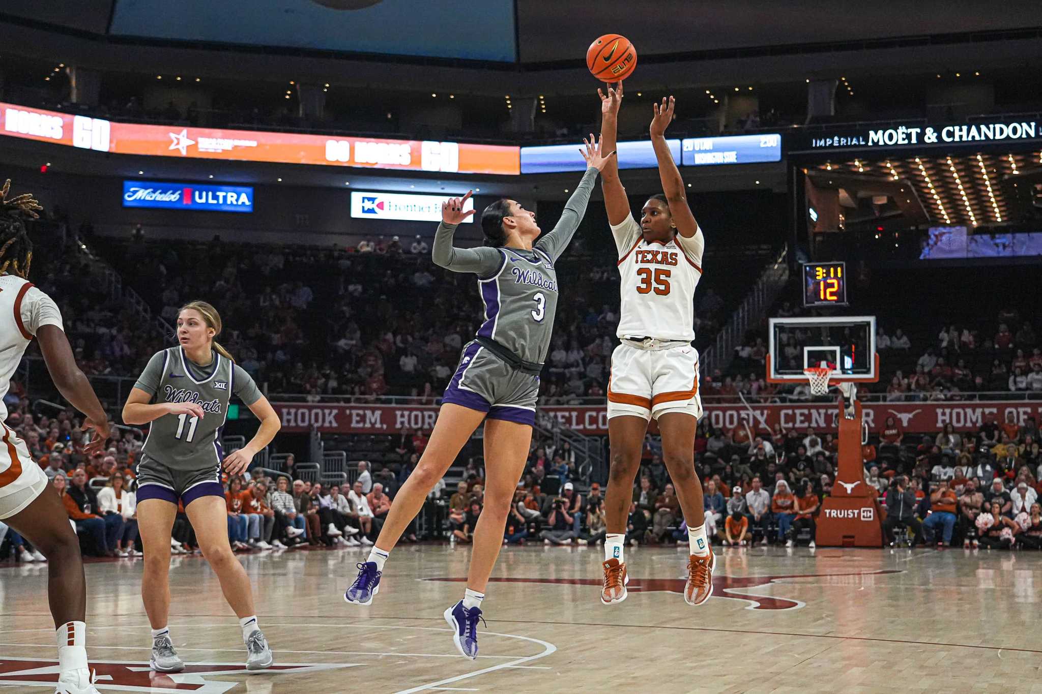 NBA star Kevin Durant praises Texas basketball player Madison Booker