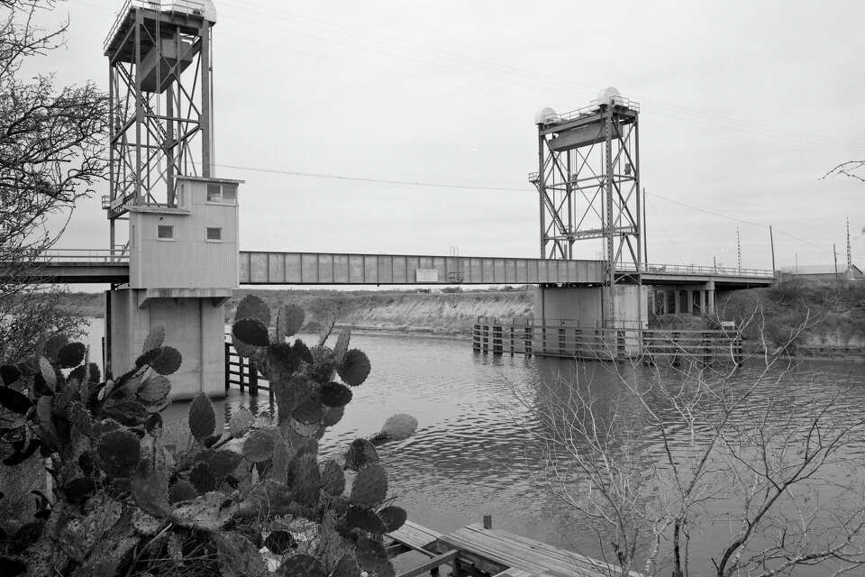Texas' last remaining lift bridge's location may surprise you