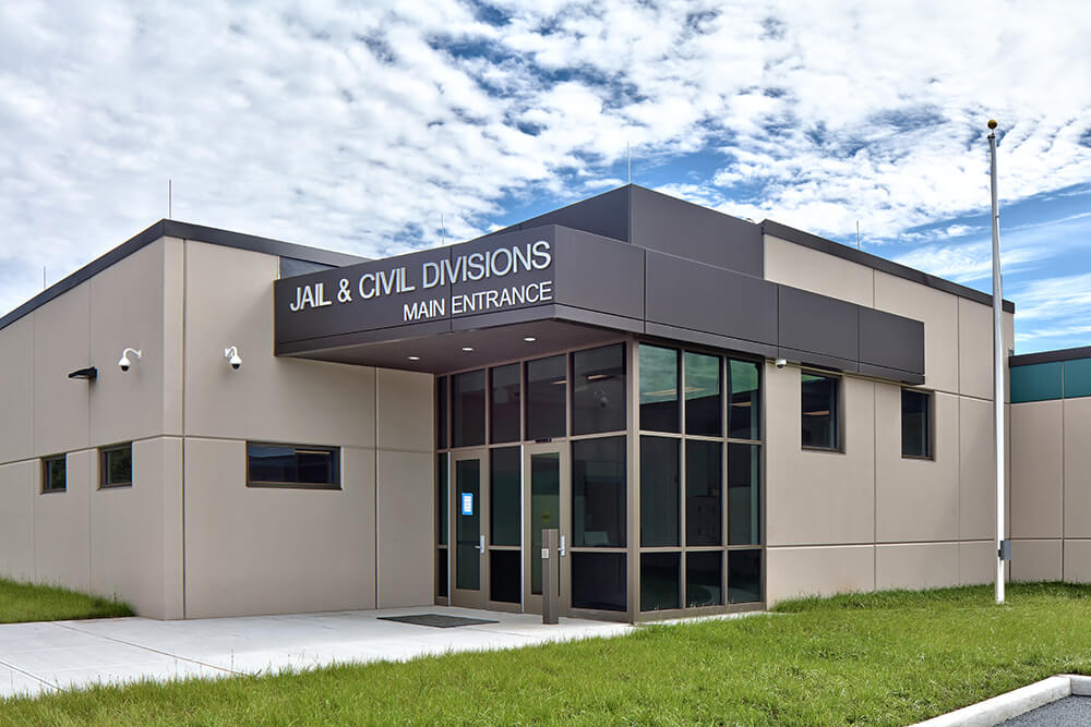 Ronald Rayher pleads not guilty in entertainer's chloroform death