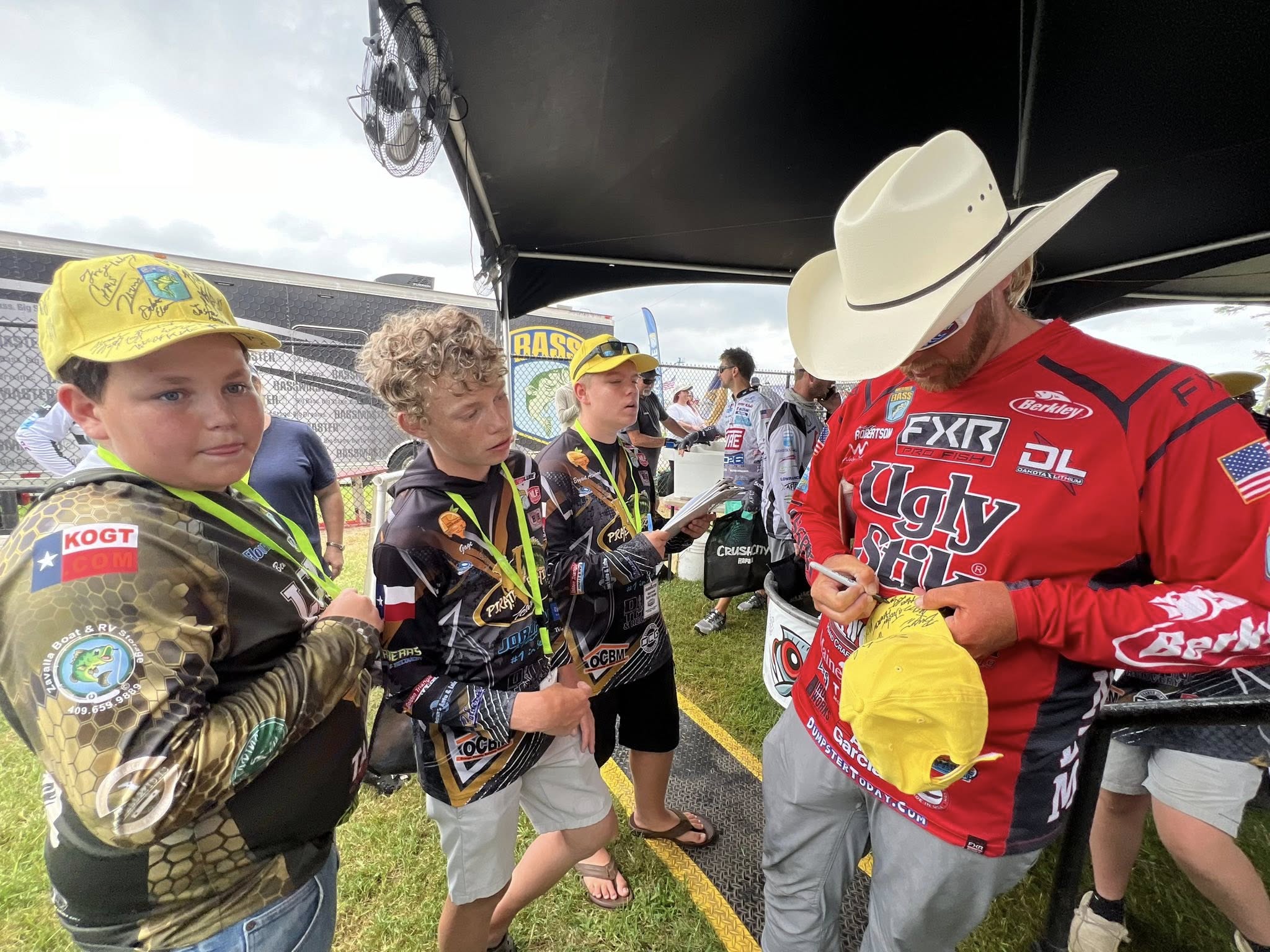 Bassmaster event gives local anglers behind-the-scenes look at pros