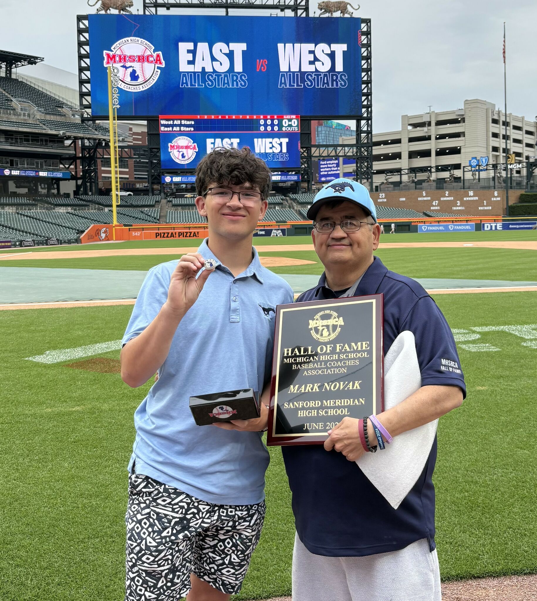 Meridian's Novak receives hall of fame plaque