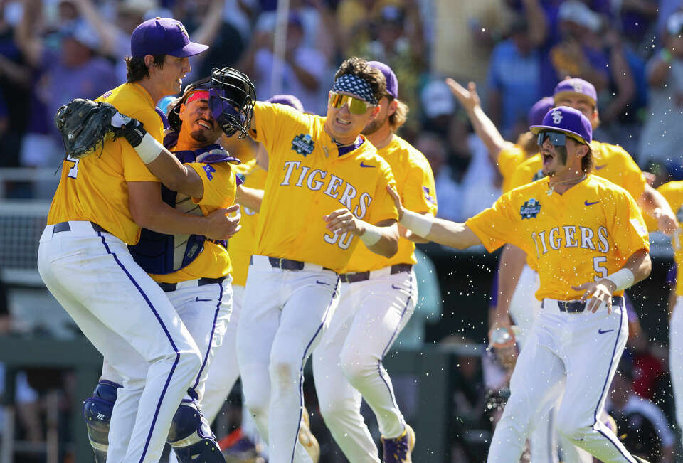 Chase Shores closes out LSU's victory to clinch CWS championship