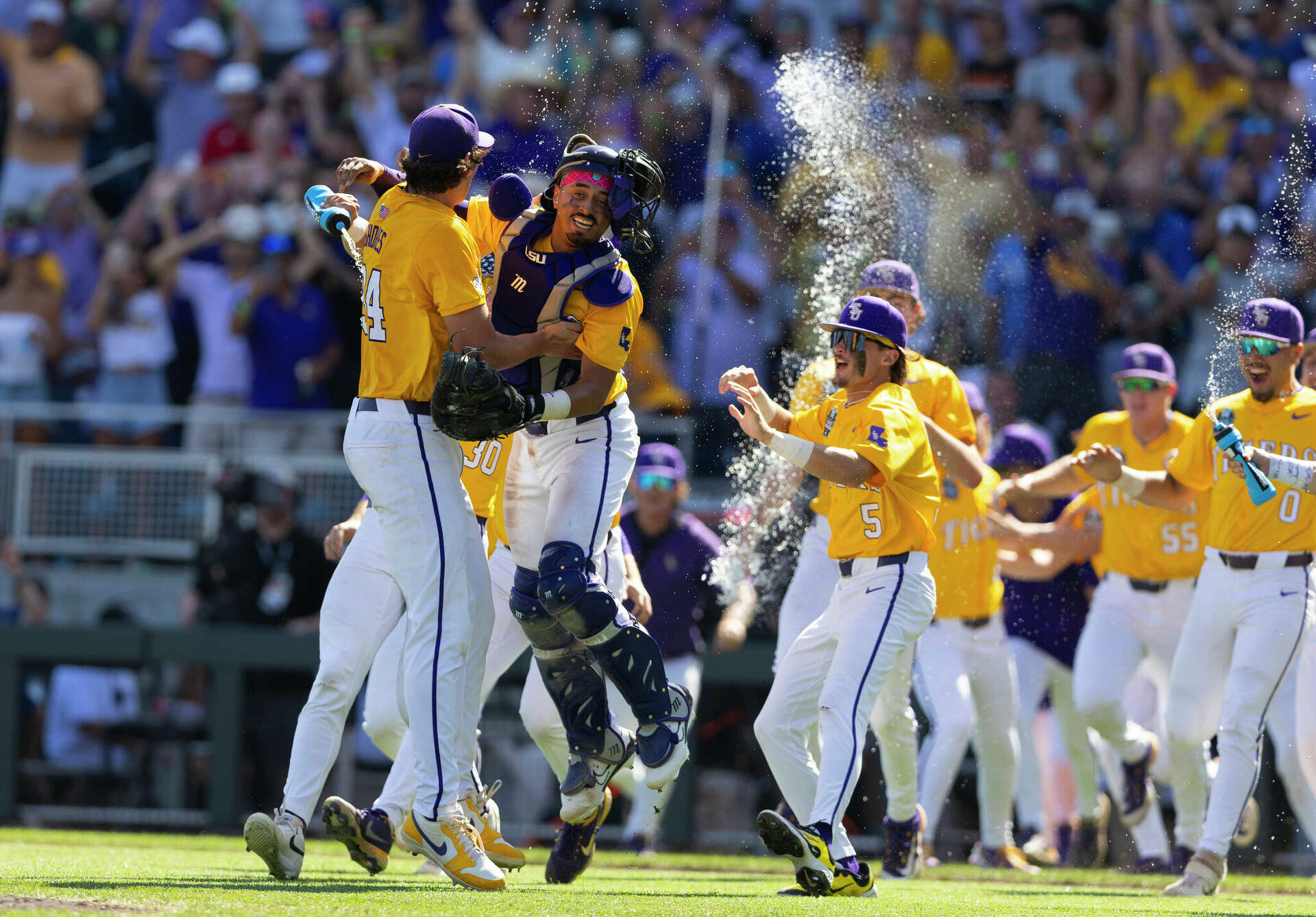 Chase Shores closes out LSU's victory to clinch CWS championship