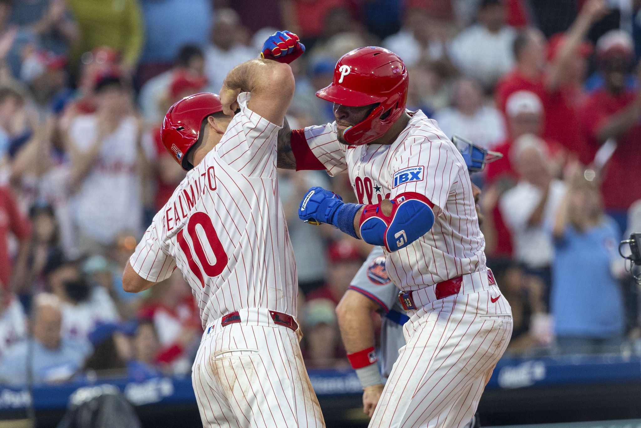 Phillies Beat Mets 7 1 To Reclaim First Place In Nl East