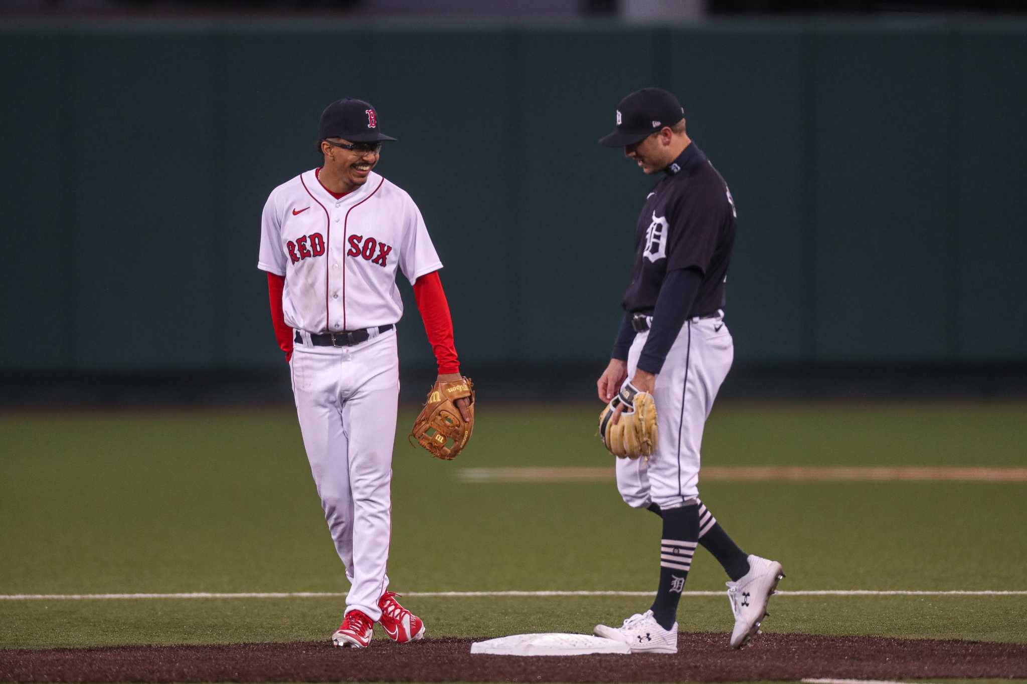 Red Sox's David Hamilton to make first MLB start vs. Twins