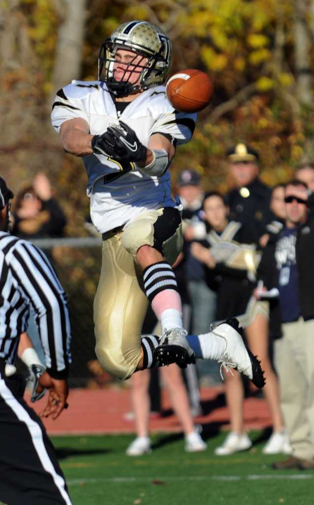 Capsule look at Friday night's FCIAC football championship