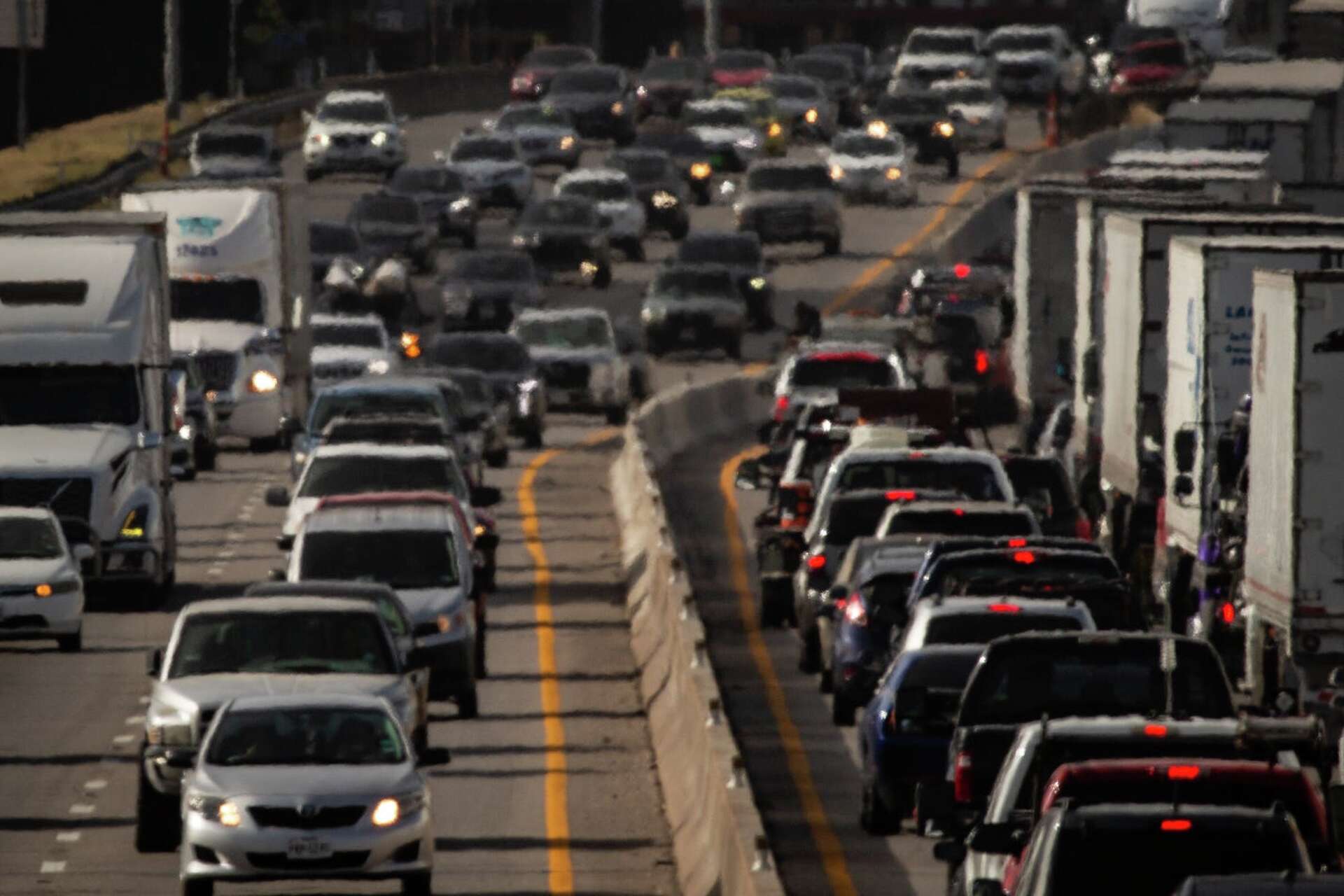 Austin traffic: Northbound I-35 lanes open after crash at Tech Ridge