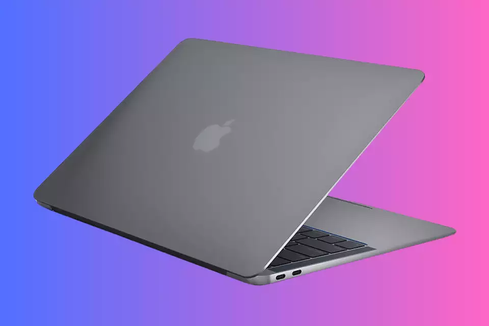 One of Apple’s best laptops is now over $900 off