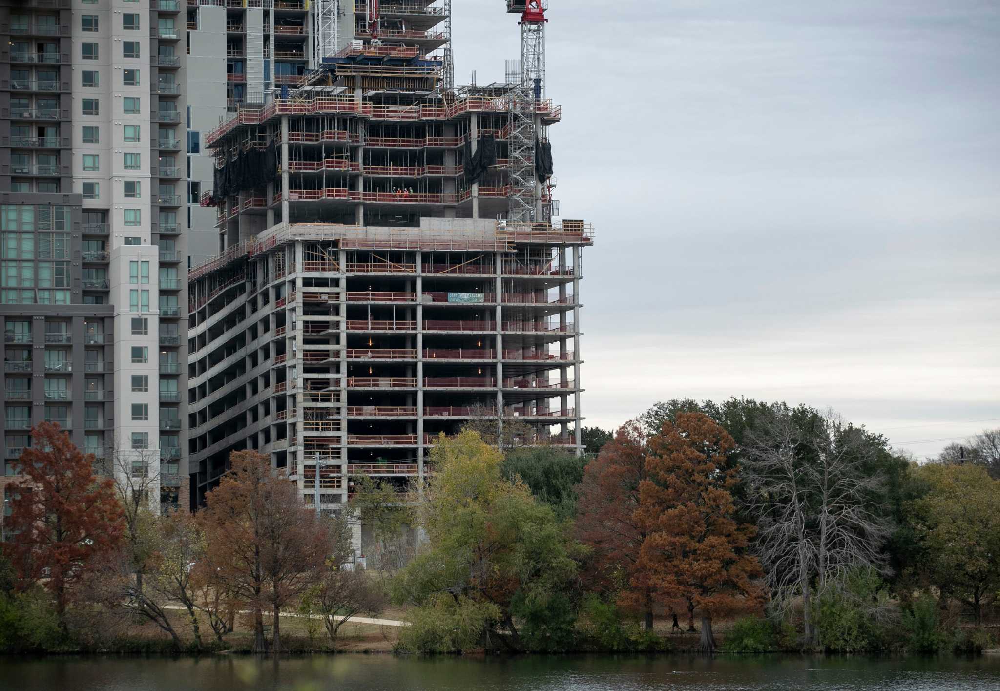 Architect of downtown Austin high-rise to make it his home
