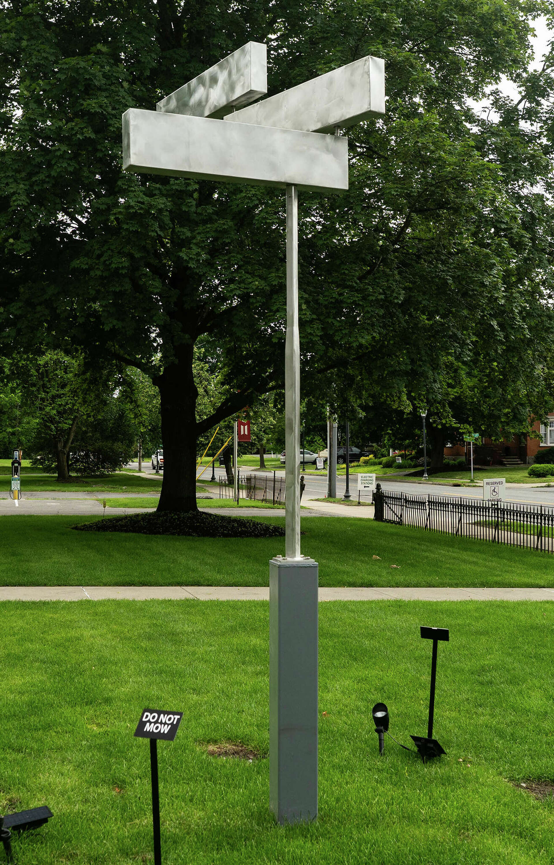 Hyde Collection shows George Rickey's kinetic sculpture large, small