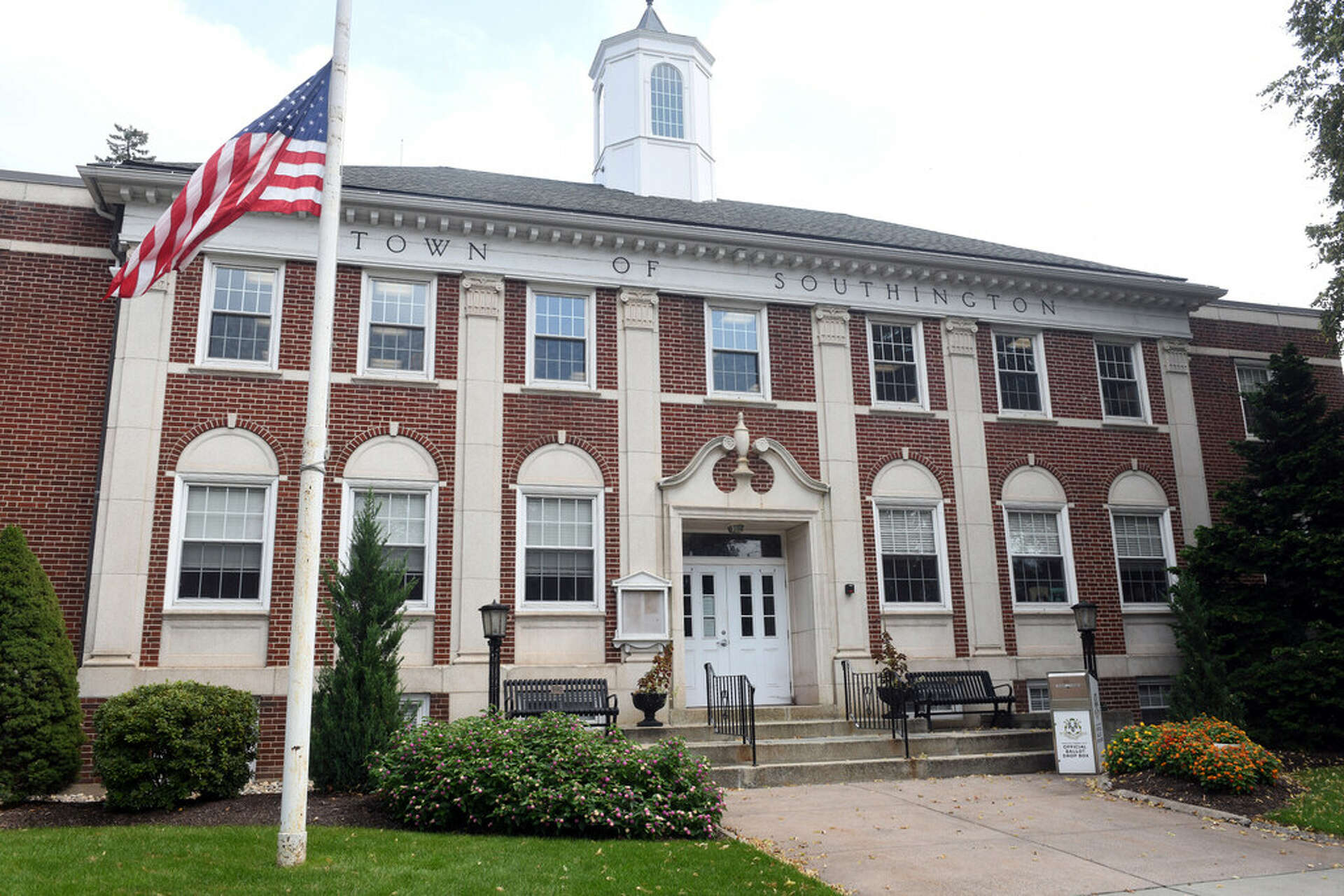 Southington parties unveil 2025 municipal election slates