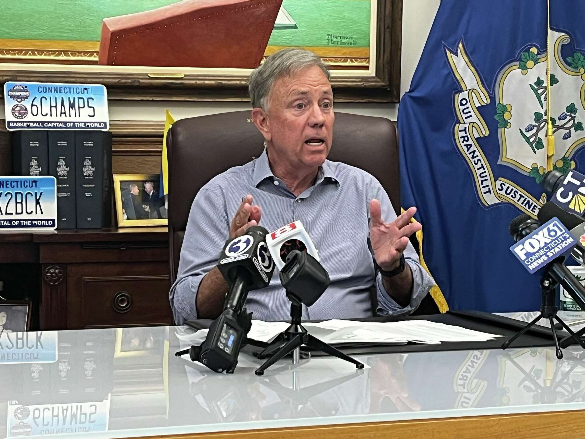 Lamont vetoes CT housing bill over local control issues