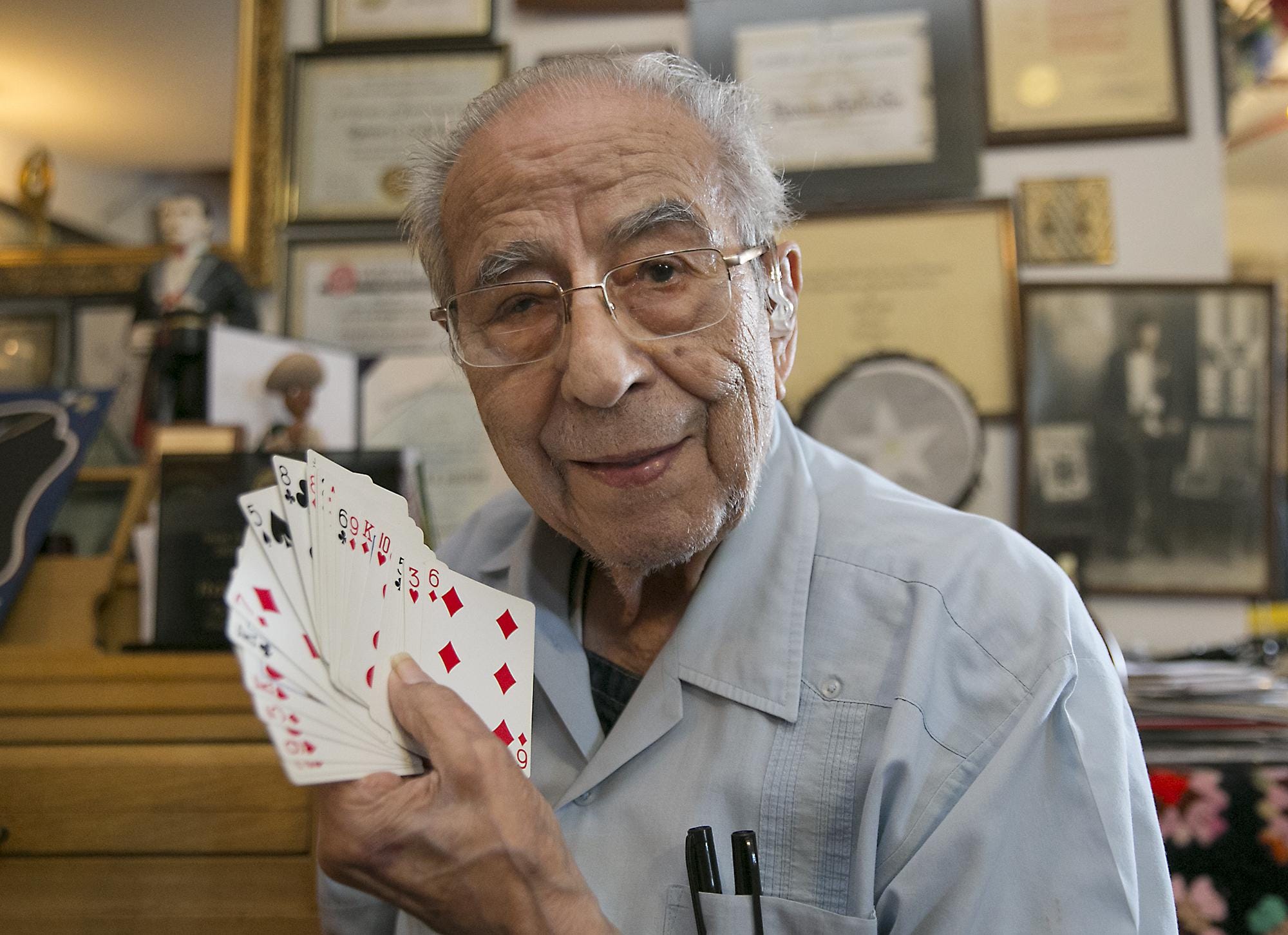 World War II vet, beloved magician, Austin businessman Ramón Galindo dies