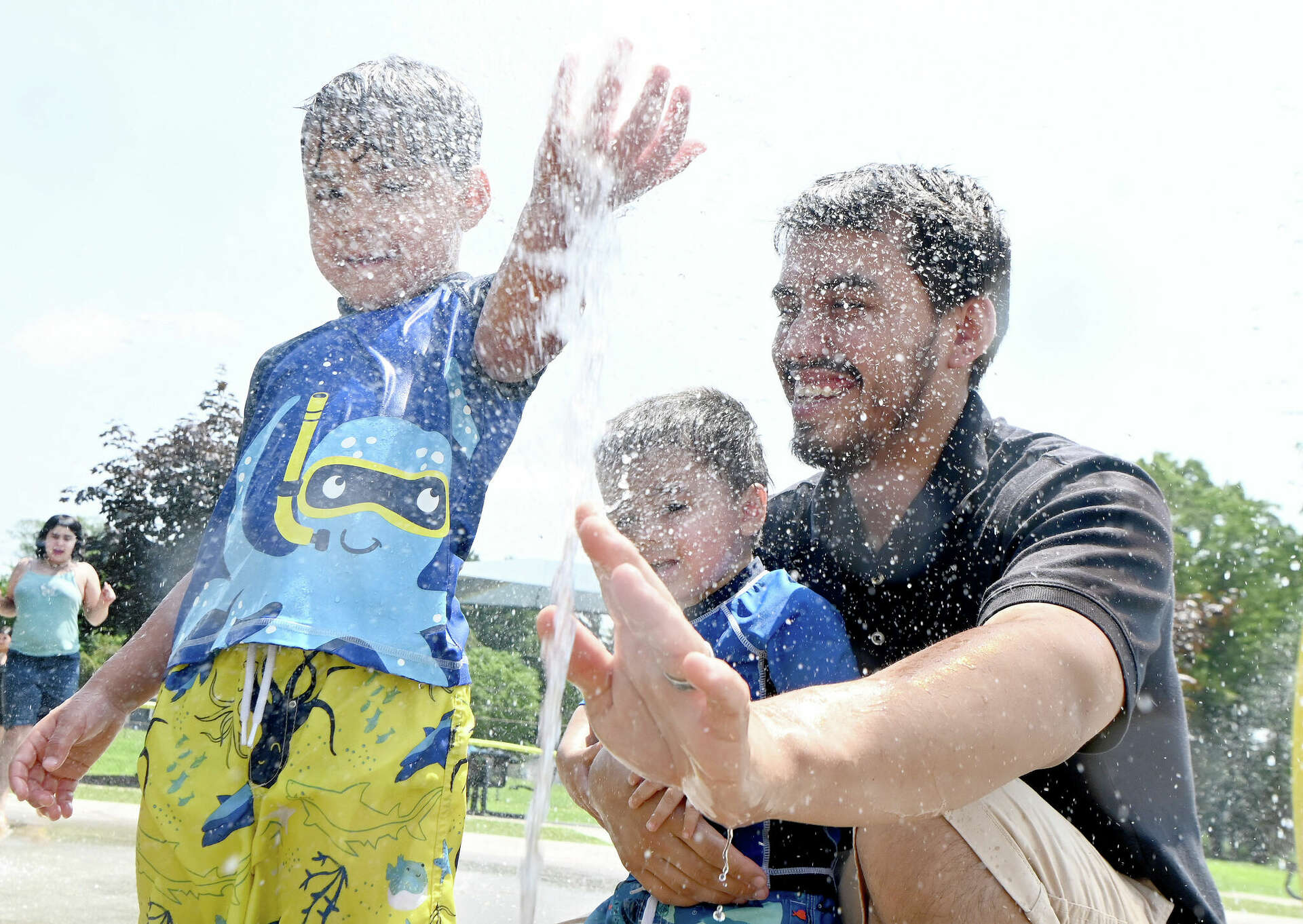 Sweltering heat descends on Connecticut for a second day Monday