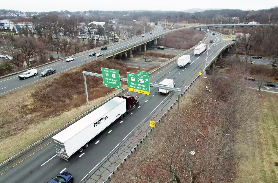 CT: I-84 shoulder lane could ease Mill Plain Road jams in Danbury