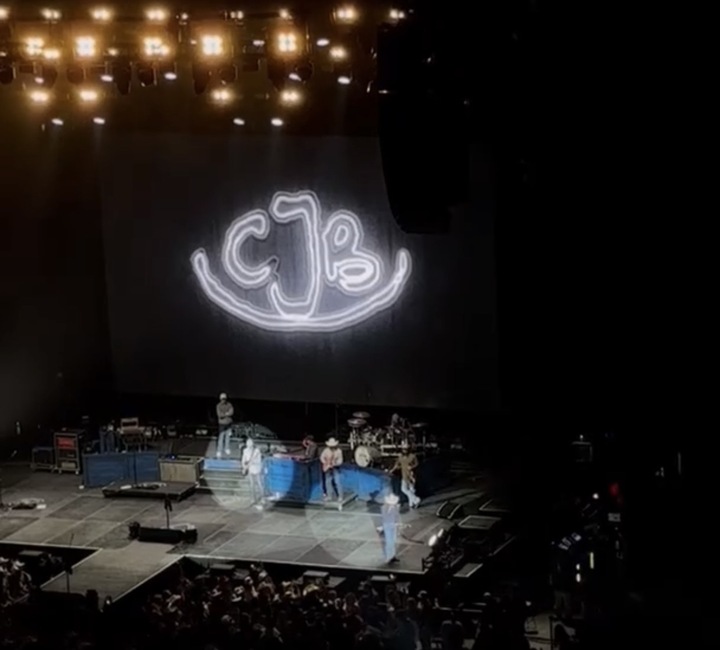 Cody Johnson interrupts San Antonio show to condemn fight