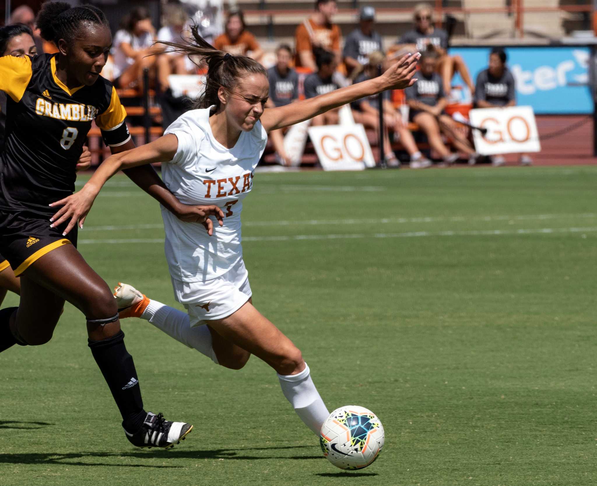Longhorns soccer coach Angela Kelly earns 250th career victory