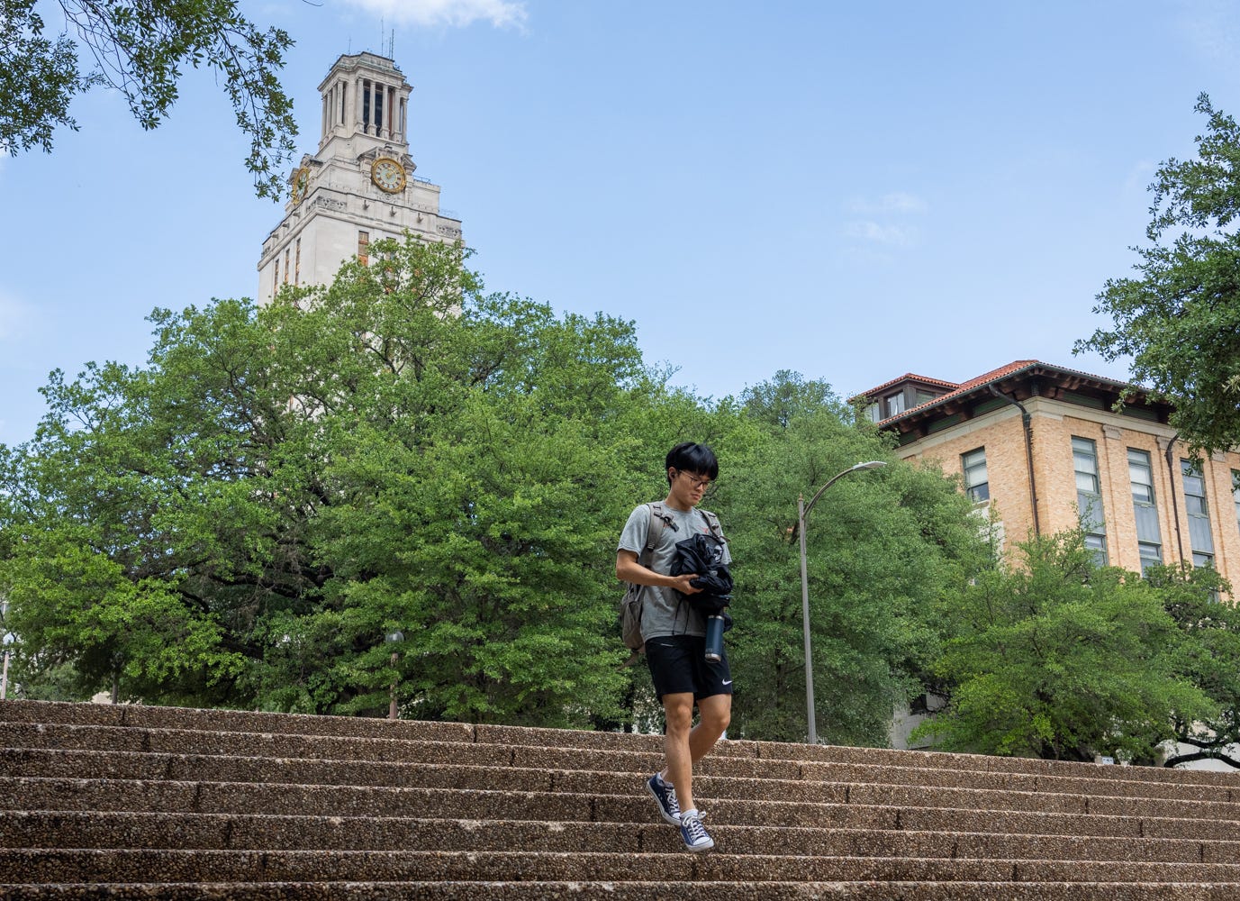 UT study: Random acts of kindness significantly affect well-being