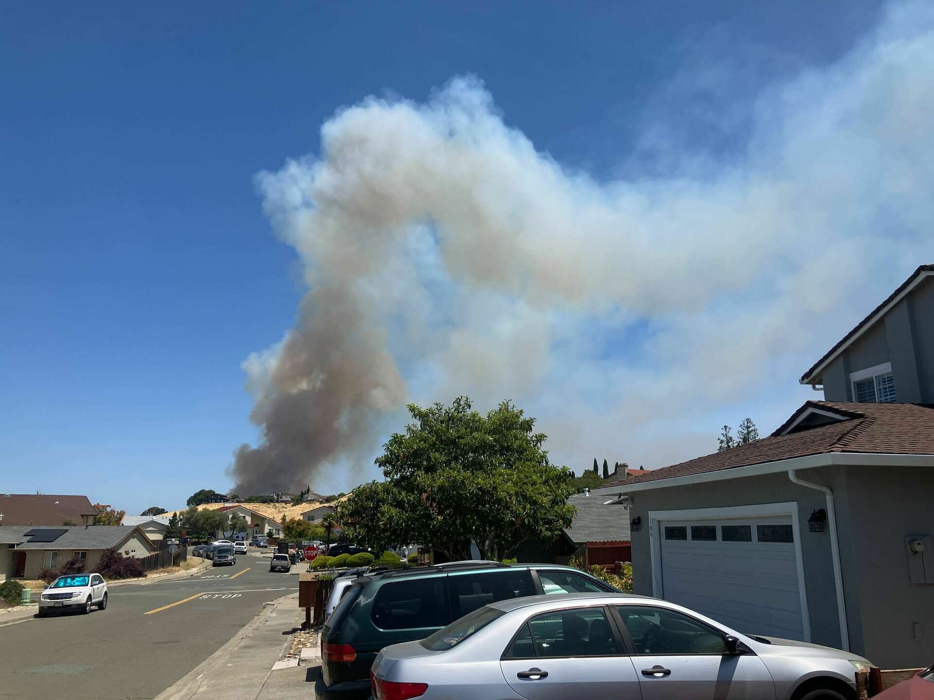 Rodeo and Alameda fires prompt air response, evacuation warning