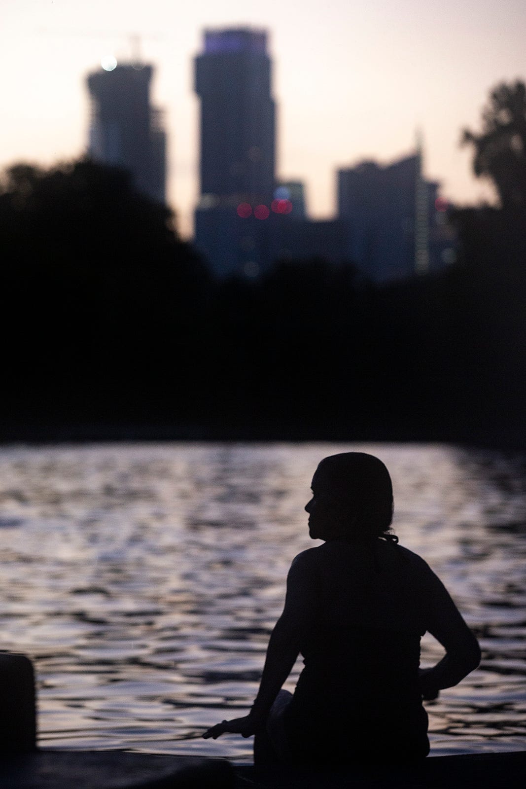 Austin swimmers enjoy Barton Springs, 30 years after Save Our Springs