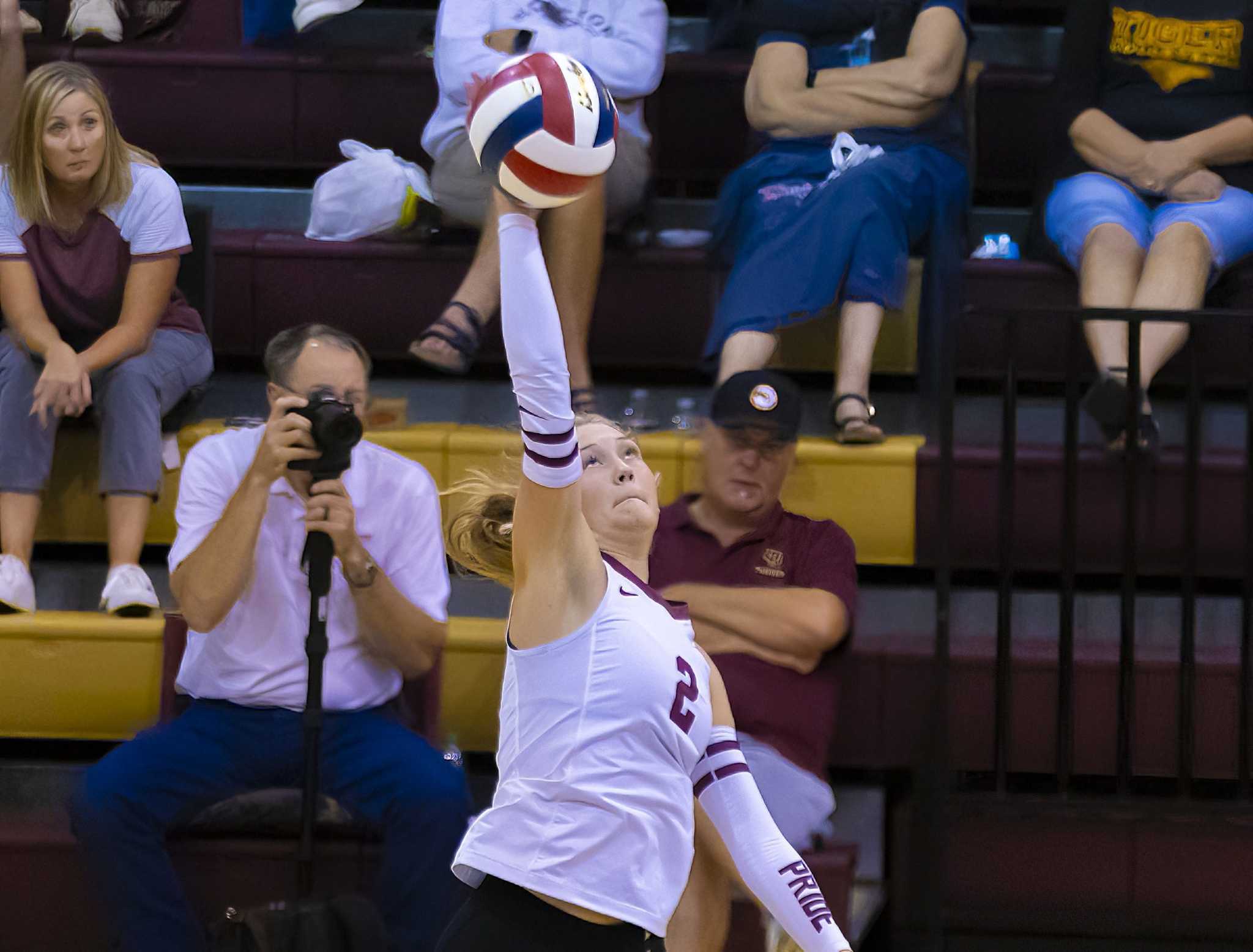 Overcoming 35 kills from Westlake's Lily Davis, Tigers top Chaps