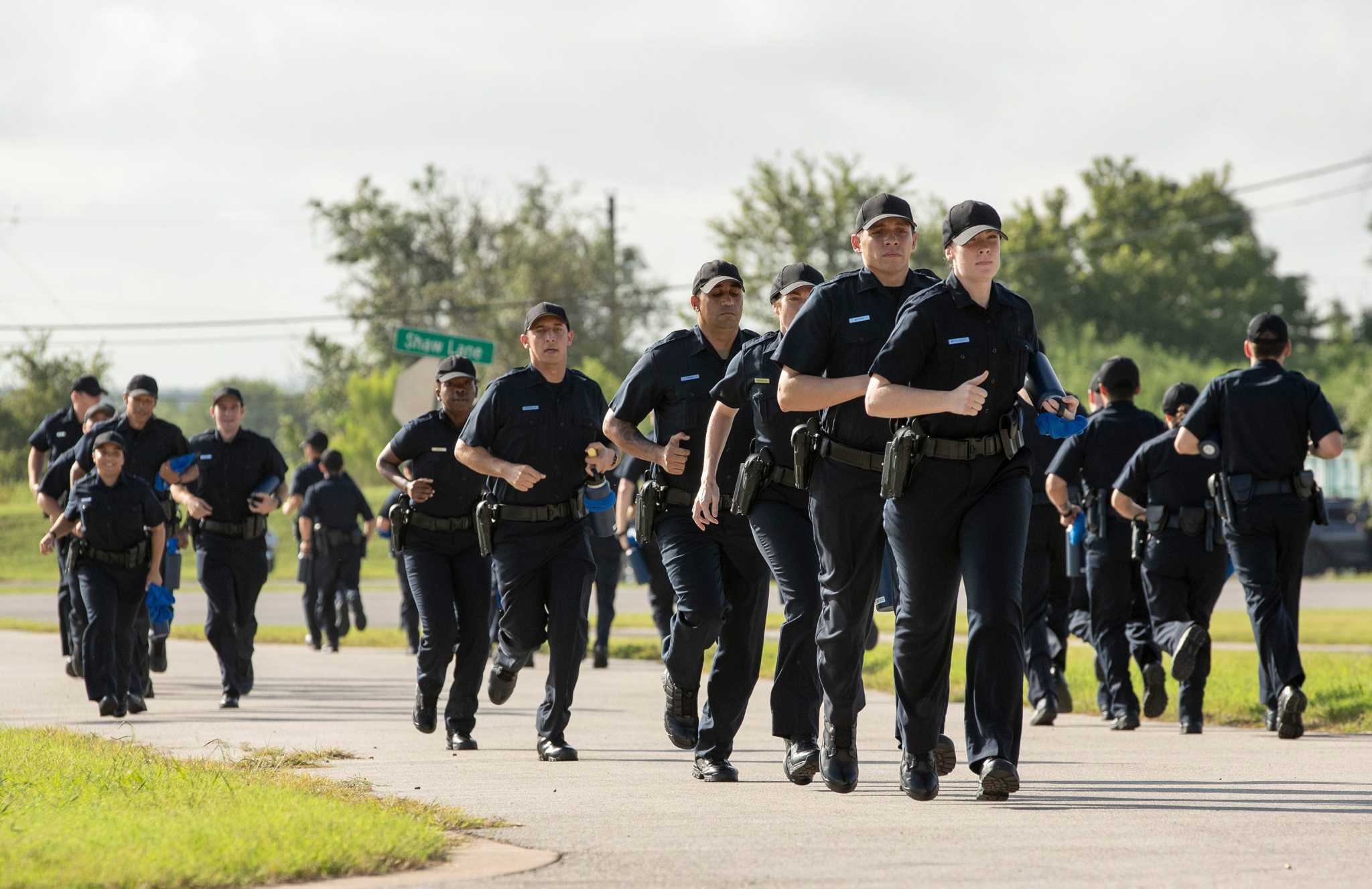 Austin Police Department still has 345 vacancies despite gains